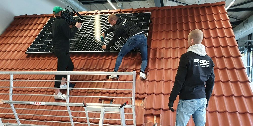 Solar365 - Esdec raadt doe-het-zelf-praktijken af: 'Laat de installatie ...